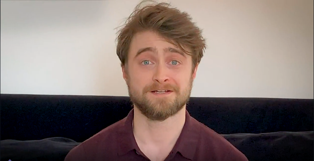 Accio, Wand! Watch Real-Life Harry Potter Daniel Radcliffe Reading the ...